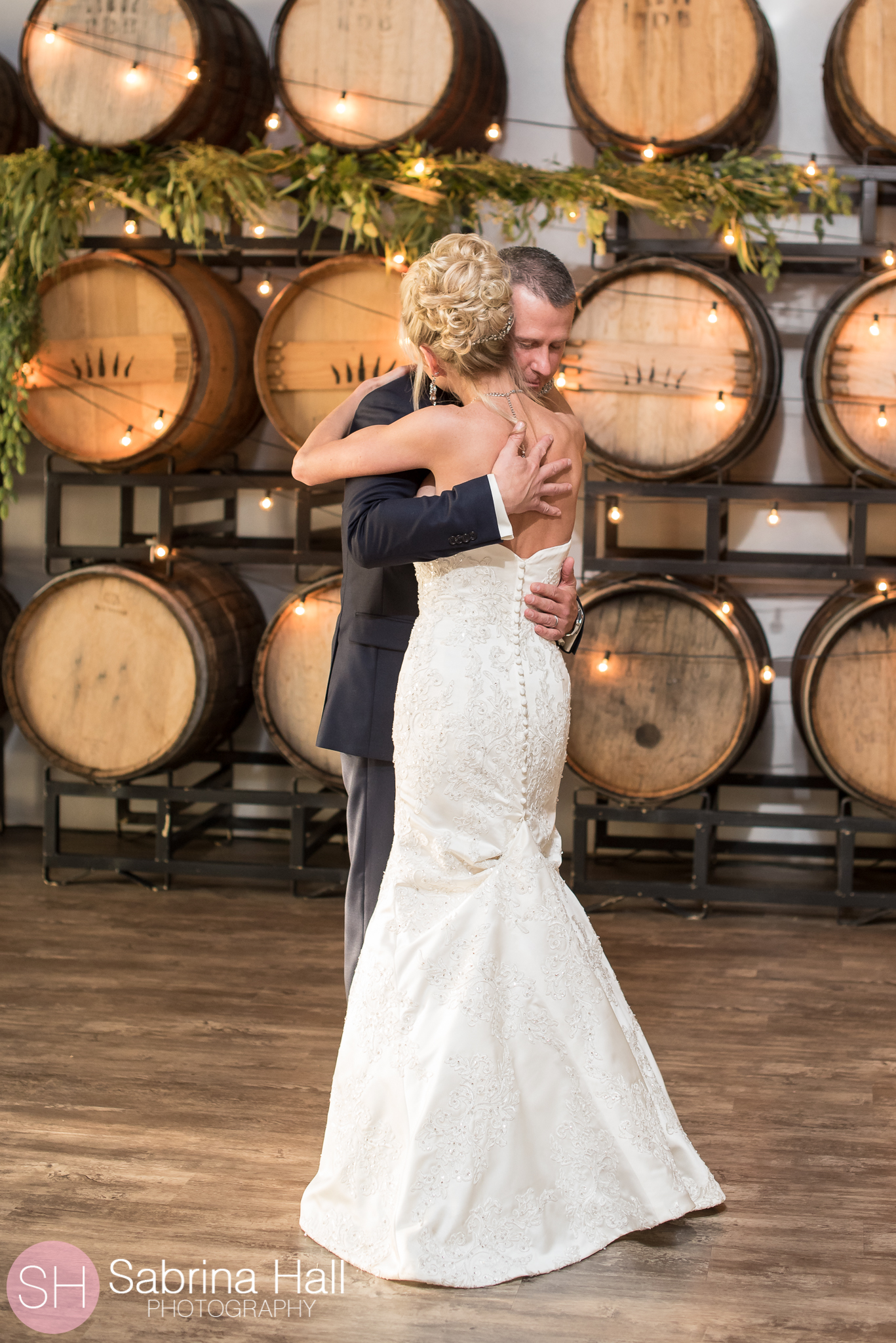 Royal Docks Canton Ohio Wedding - Akron Wedding Photographer | Canton ...